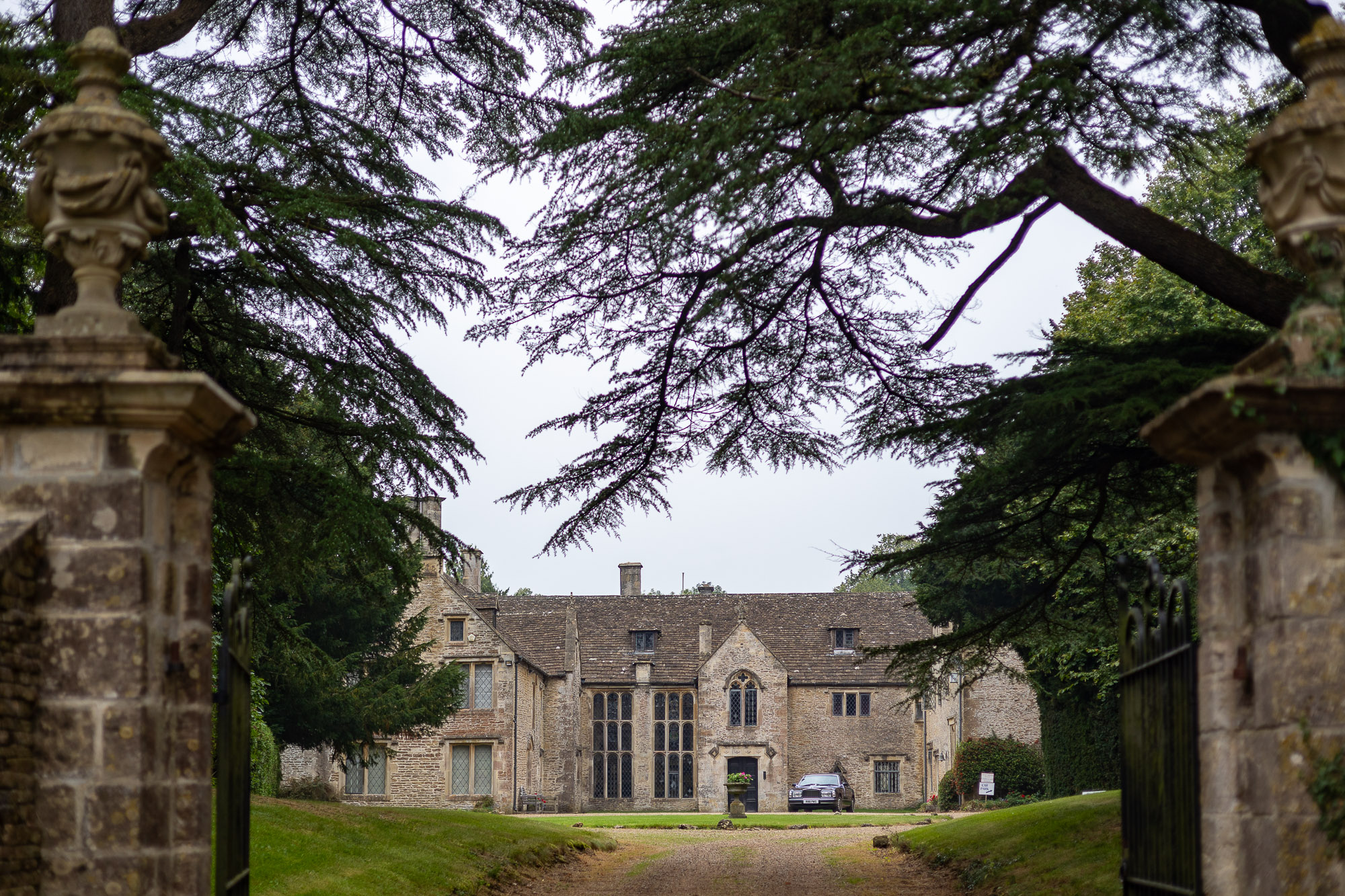 Stunning Chavenage House Cotswold Wedding